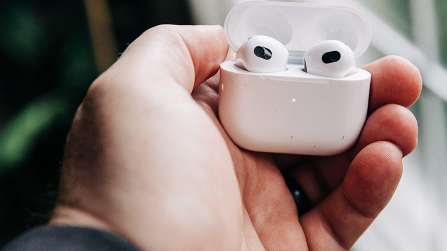 Hướng dẫn chi tiết cách reset AirPods của bạn | Trùm Airpod.